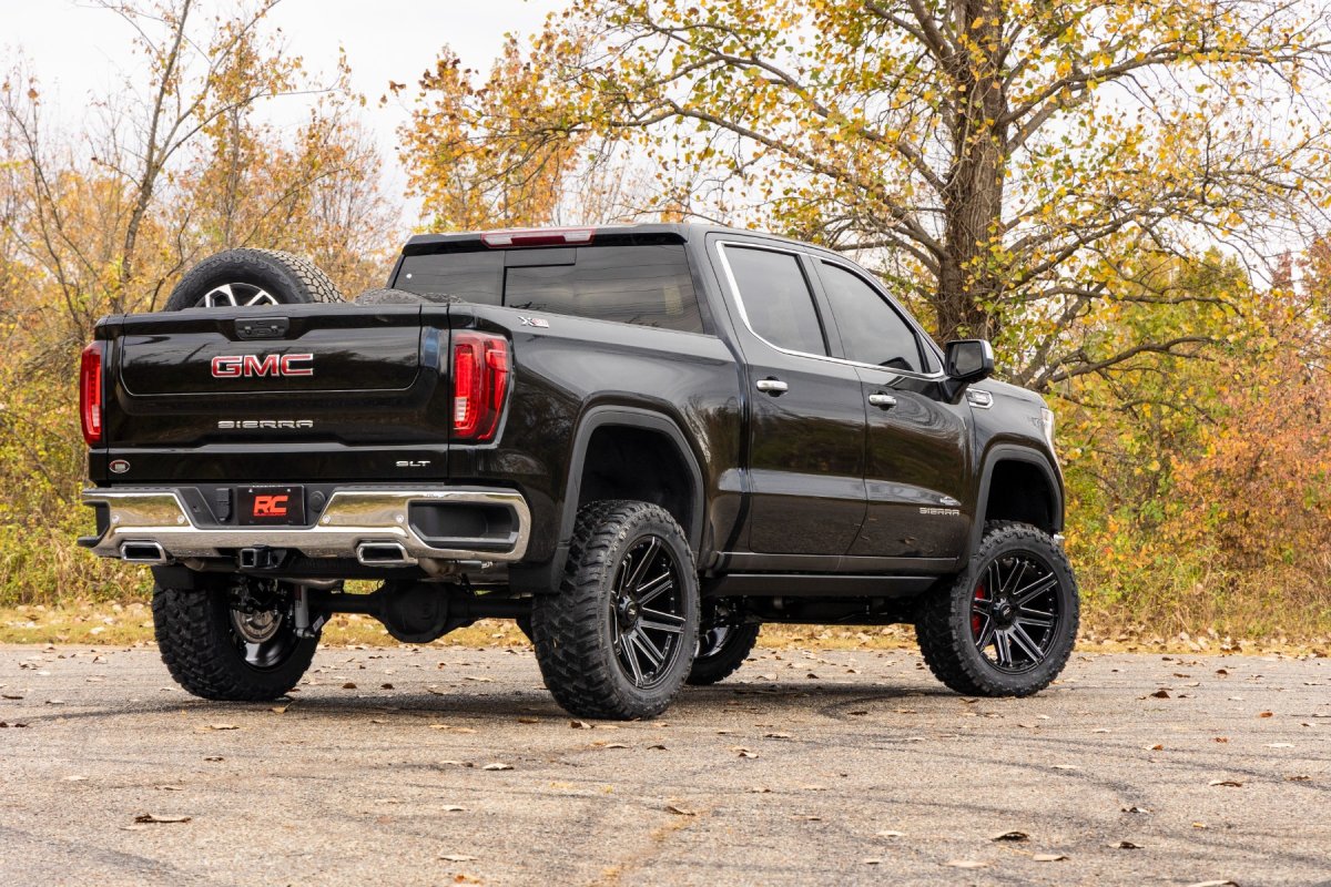 GMC Sierra 1500 Suspension Lift Kit - Rough Country - Mono Leaf Rear ...