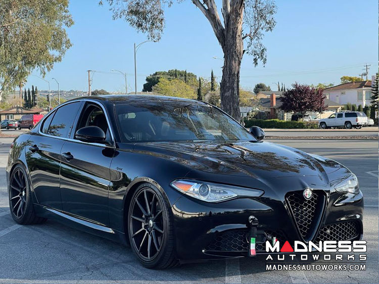 Alfa Romeo Giulia Coilover Kit - MADNESS by V-MAXX, 70 AR 04