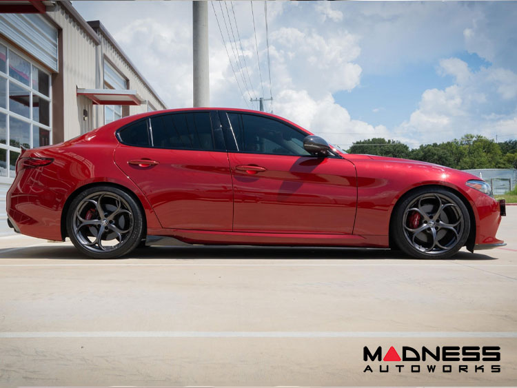 Alfa Romeo Giulia Coilover Kit - MADNESS by V-MAXX, 70 AR 04