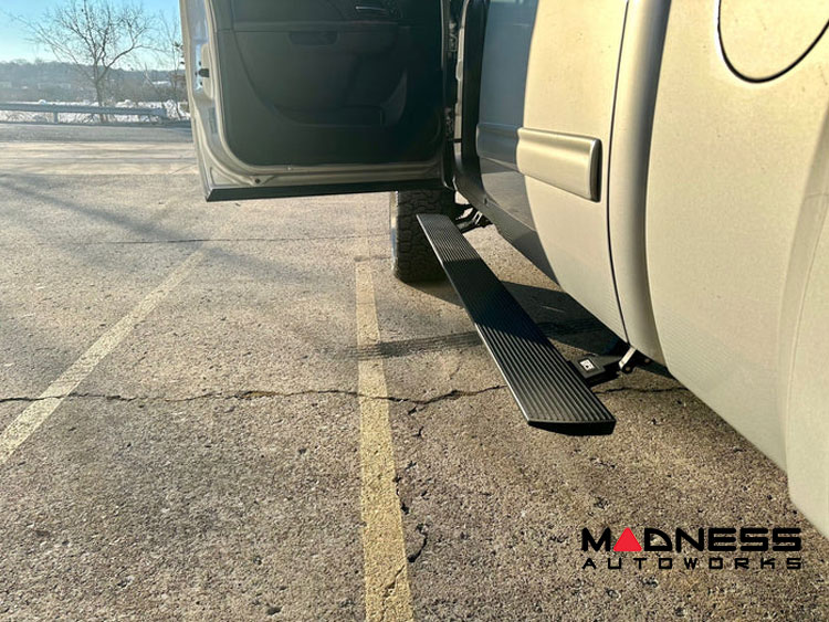 Chevy Silverado Side Steps - E-Power Running Boards - Crew Cab - Body ...
