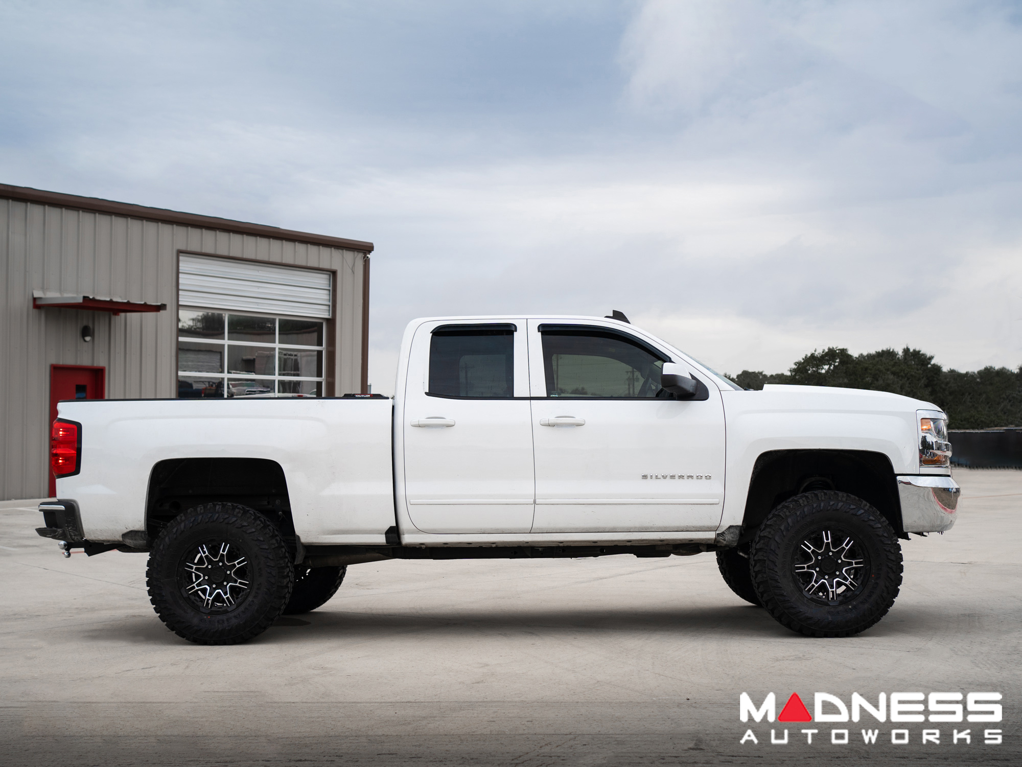 Chevy Silverado 1500 2WD Suspension Lift Kit w/ Lifted Struts - 7" Lift ...