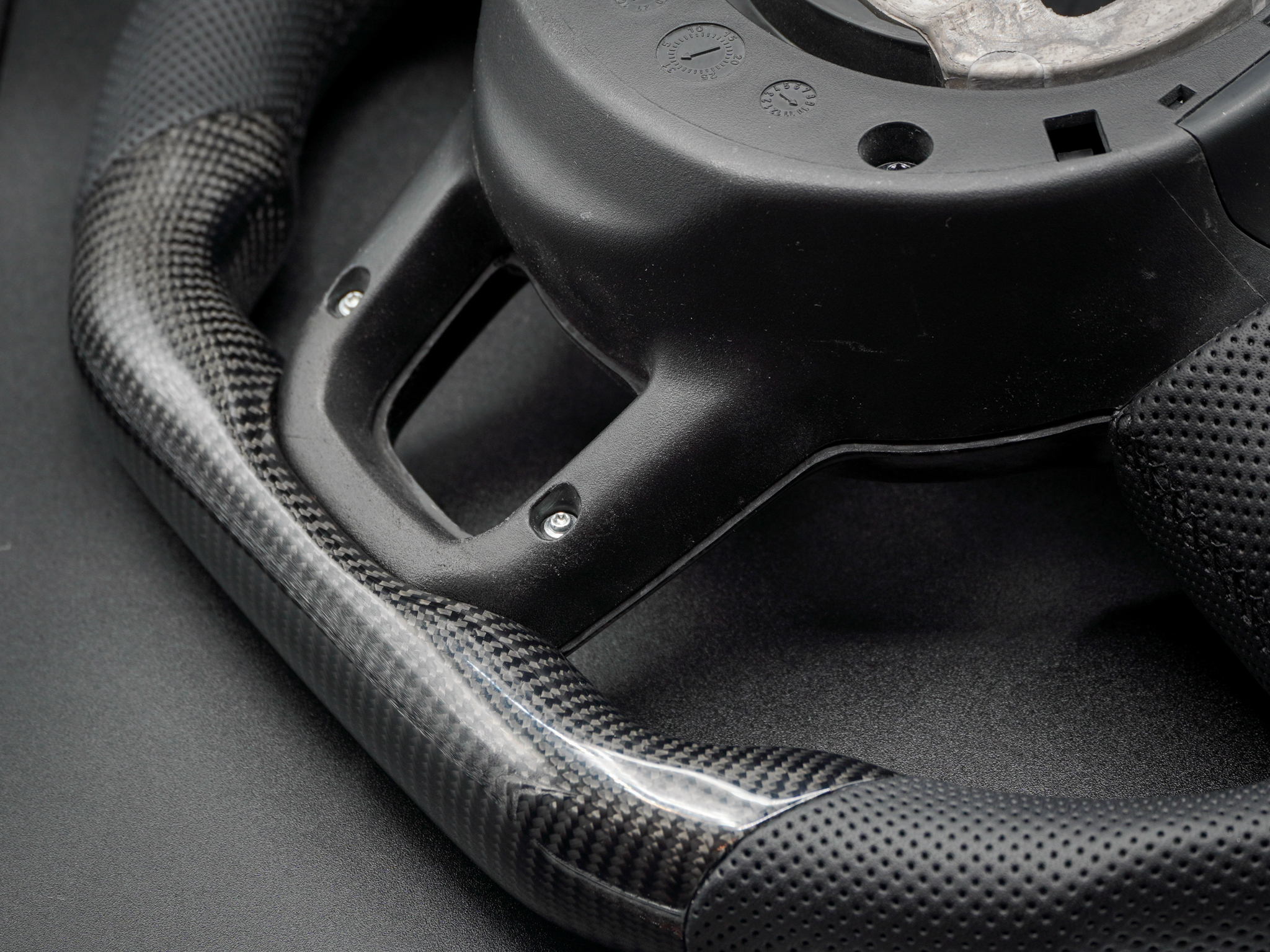 Jeep Wrangler JL Steering Wheel - Carbon Fiber - Round Top/ Flat Bottom ...