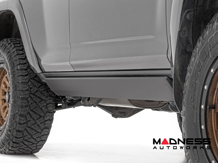 Toyota 4Runner Side Steps - Power Running Boards - Rough Country - E ...