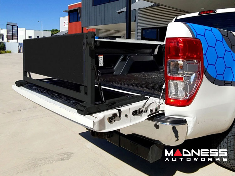 Nissan Frontier Tailgate Step - Foldable, U028417